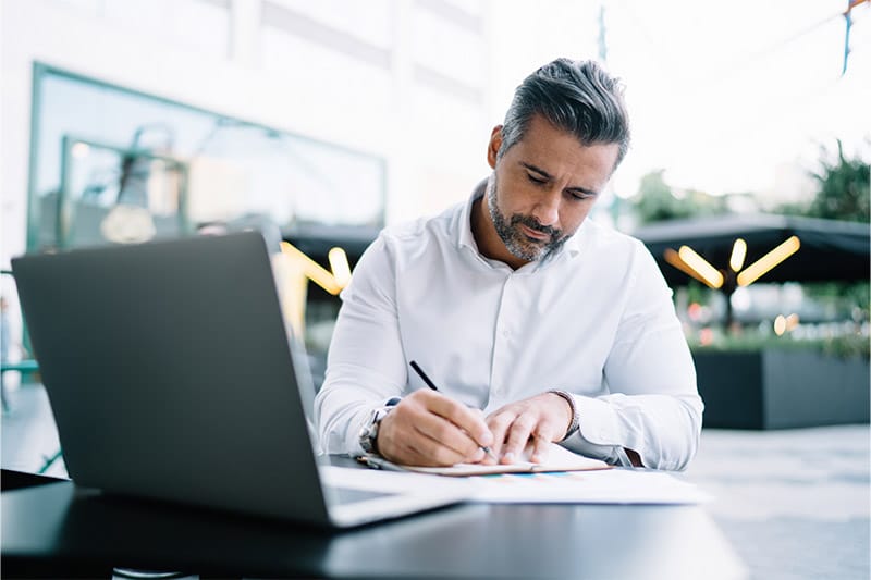 What Is Field Sales? The Ultimate Guide for Success in 2024