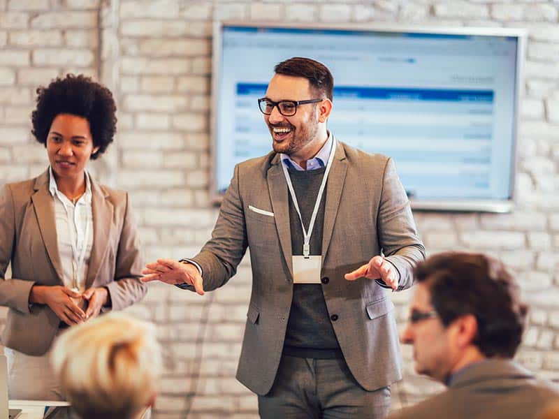 What is Outside Sales? Everything You Need to Know in 2024