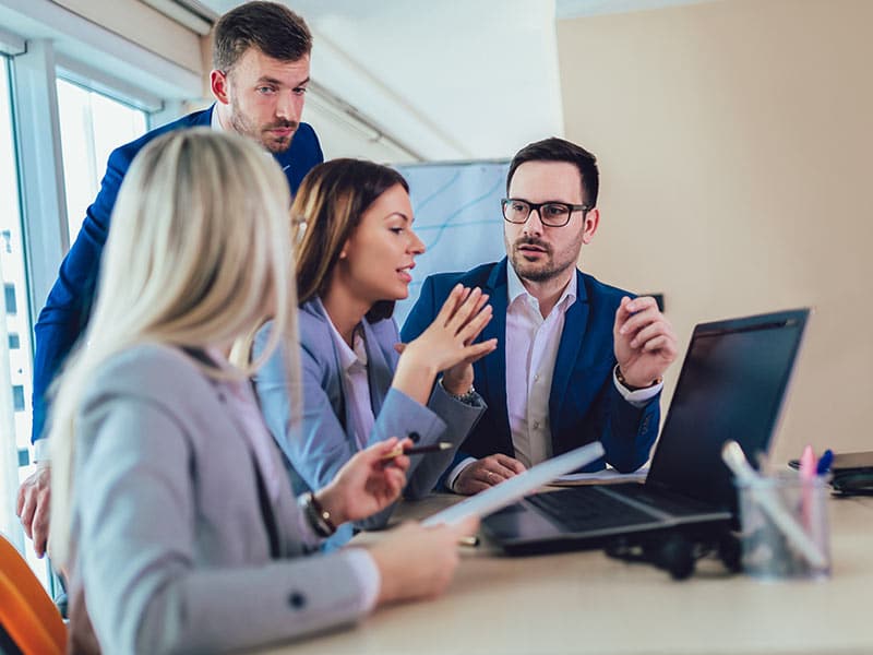 What is Outside Sales? Everything You Need to Know in 2024